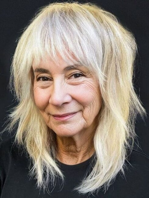 Mittellang Frech Stufenschnitt (Der Frisurentrend 2024!) – Frisuren